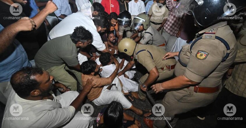 Kozhikode violence: Case against over 600, including MP Shafi Parambil ...