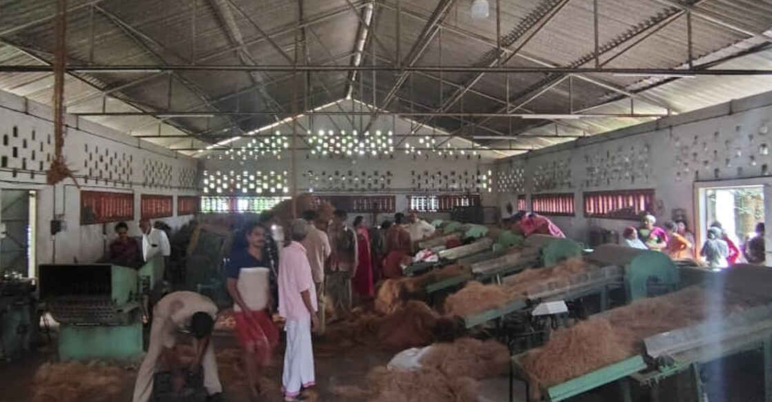 Woman's hand trapped in coir factory machine, rescued by fire force in ...