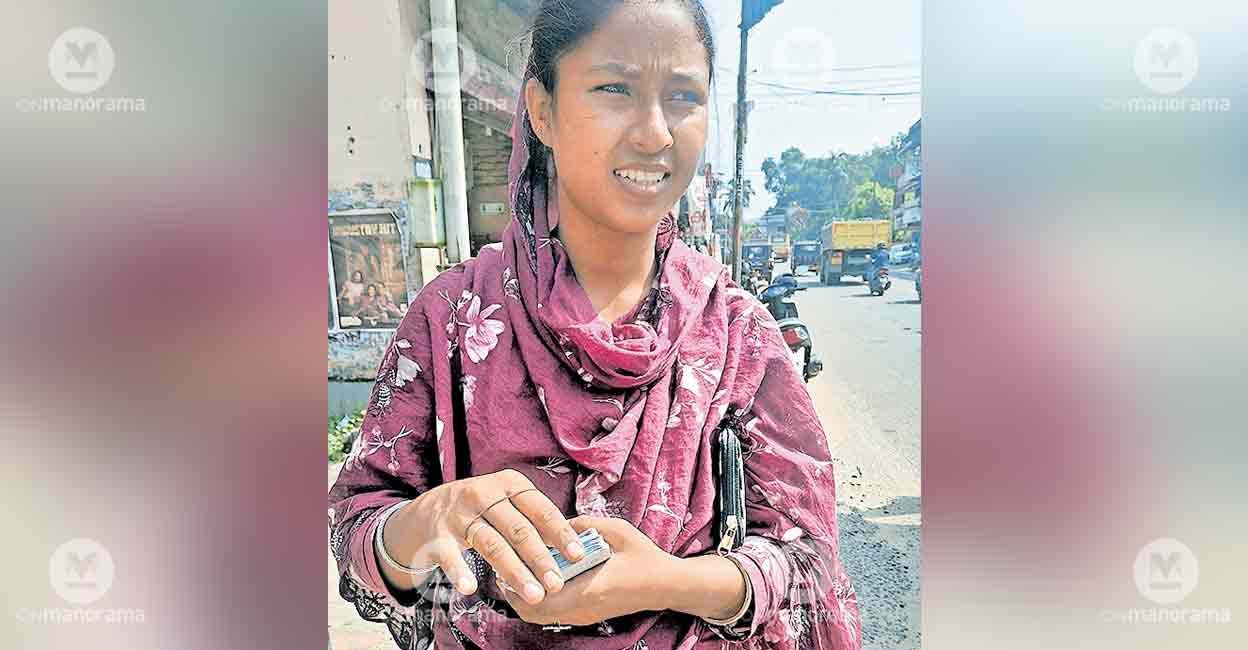 30 lottery tickets stolen from woman vendor at Kuravilangad bus stand ...