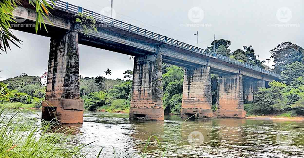 Exposed foundations of Banglamkadavu bridge pose threat to commuters in ...
