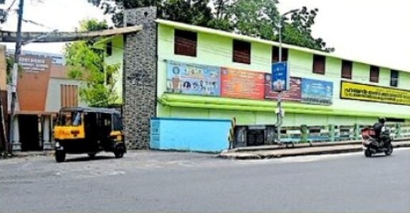 Back to school, but roads in Thrissur are not ready | Kerala Stories ...