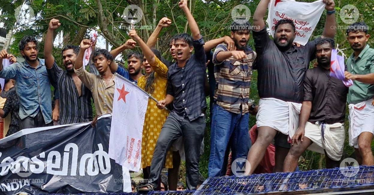 ‘Sanghi VC to the Arabian Sea’: SFI march to Raj Bhavan turns chaotic ...