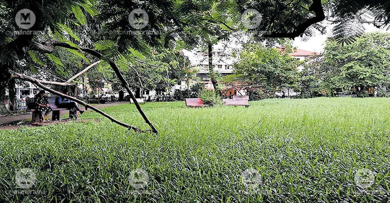 Panampilly Nagar Park in Kochi turns into dumping yard amid neglect ...