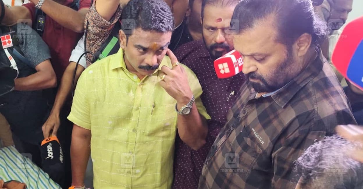 Amid voter fraud row, Suresh Gopi reaches Thrissur | BJP CPM clash | Kerala news
