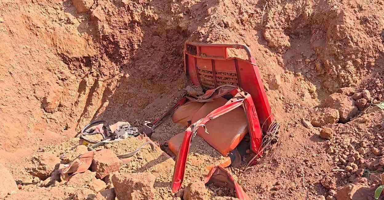 Lorry driver crushed to death as soil collapse at laterite quarry in ...