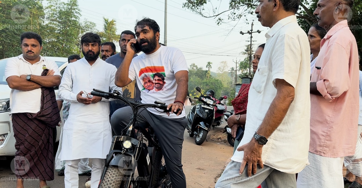 No posters & loud speakers; Chandy Oommen rides cycle & dad's legacy to ...