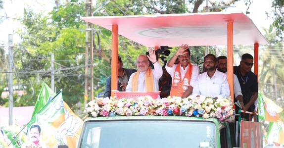 Amit Shah leads roadshow in Beypore, boosts BJP campaign | Kerala News ...