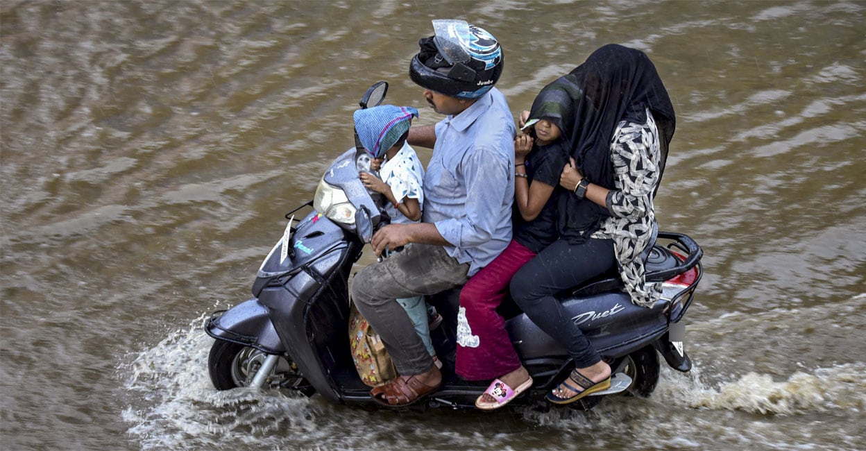 IMD issues yellow alert for 8 Kerala districts; heavy rain ...