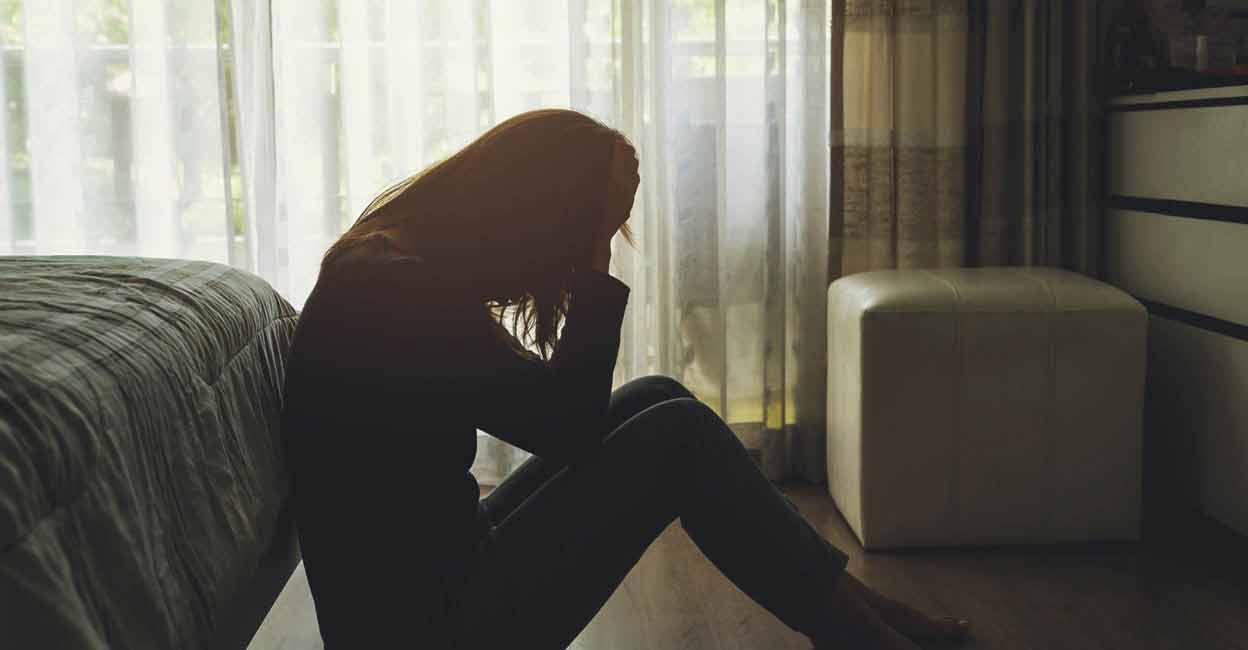 What are the symptoms of social anxiety disorder? Mental health expert ...