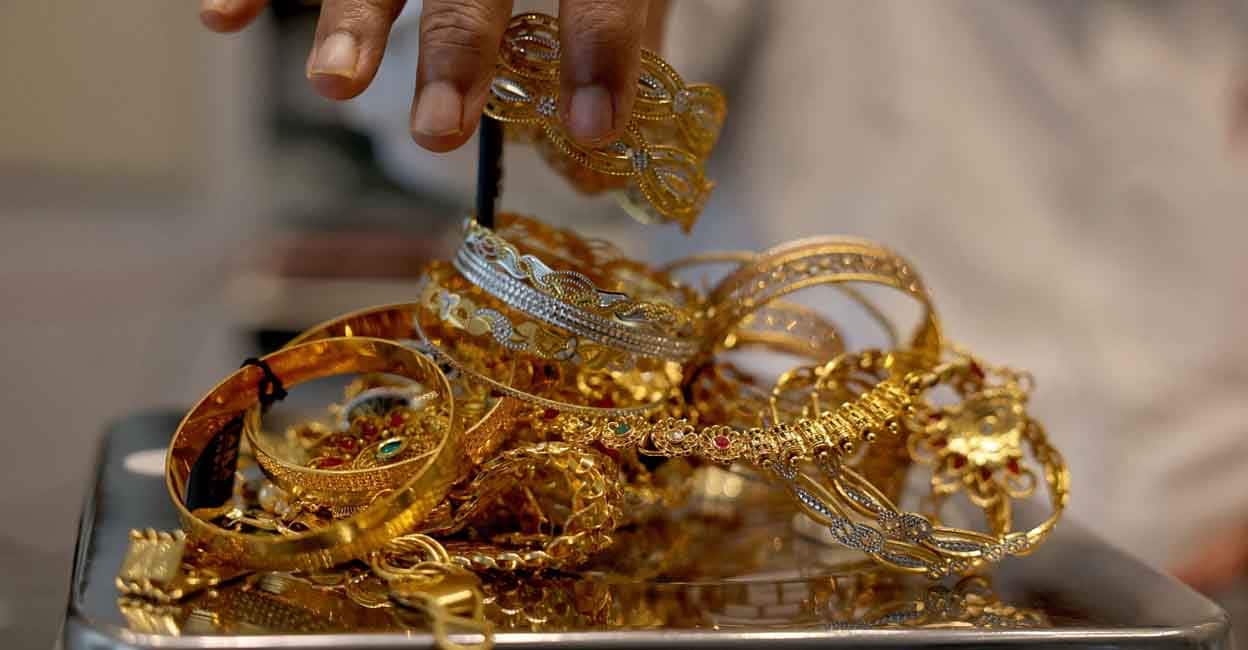 Gold price in Kerala crosses ₹90,000 per sovereign for the first time ...