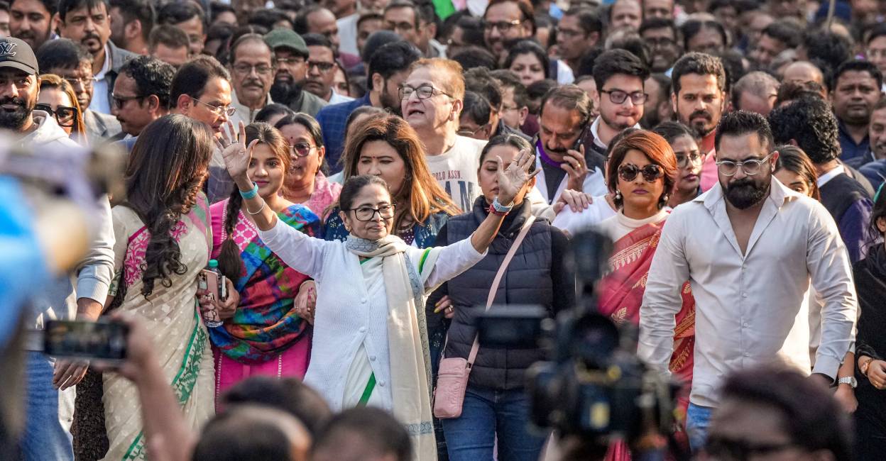 ED accuses Mamata Banerjee of obstructing I-PAC probe, moves Supreme ...