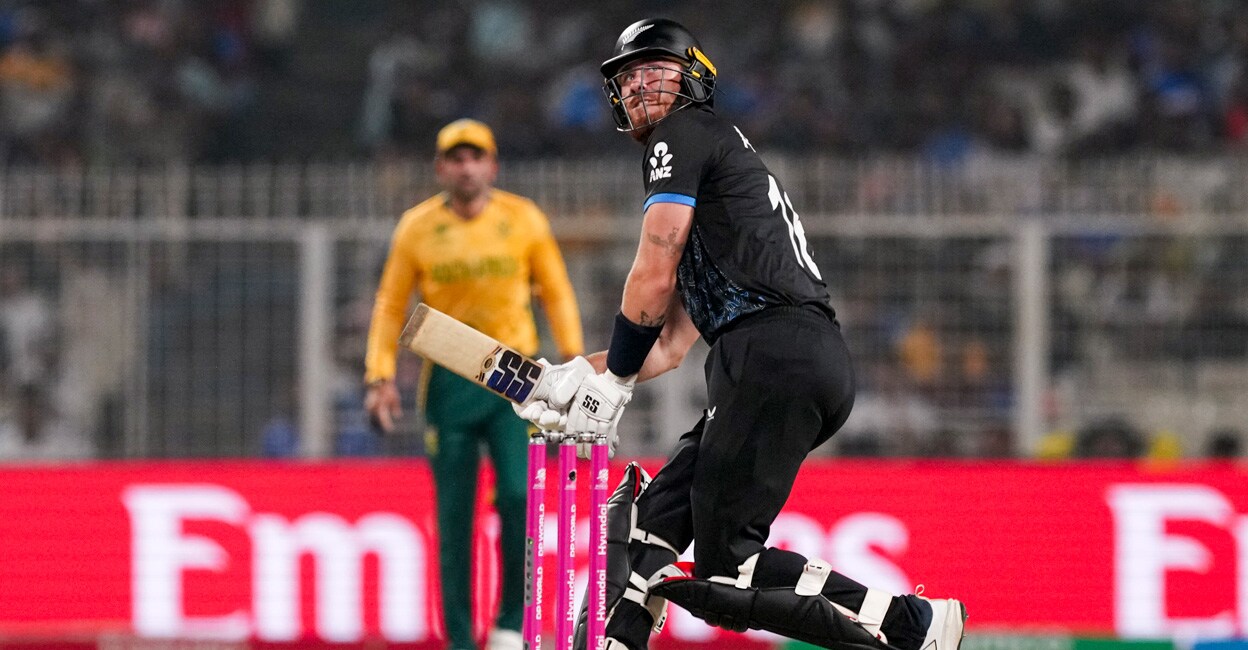 Allen smashes 33-ball 100 as New Zealand humiliate South Africa to ...