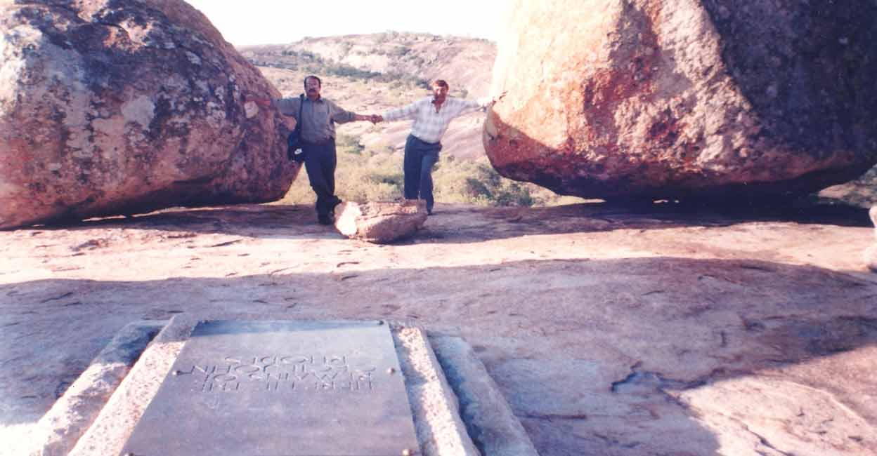 My days in Zimbabwe with a lovable investor in death | Alien on a ...