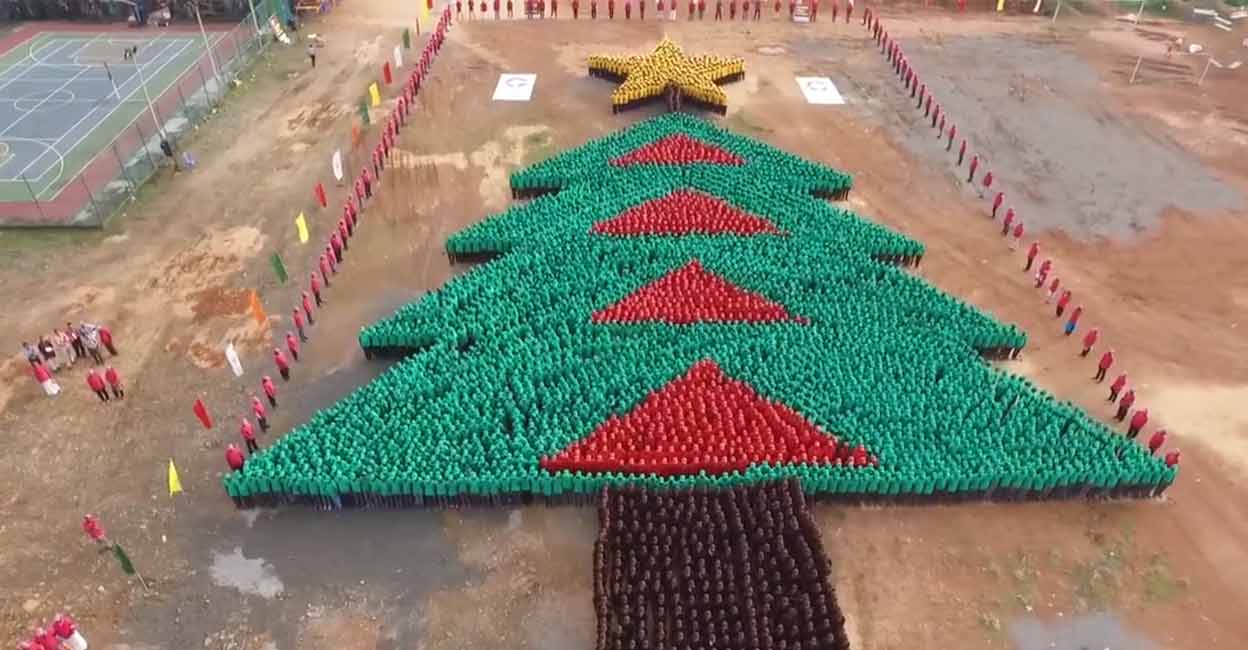 Where is world's largest Christmas tree? Know more on Kerala's human X ...