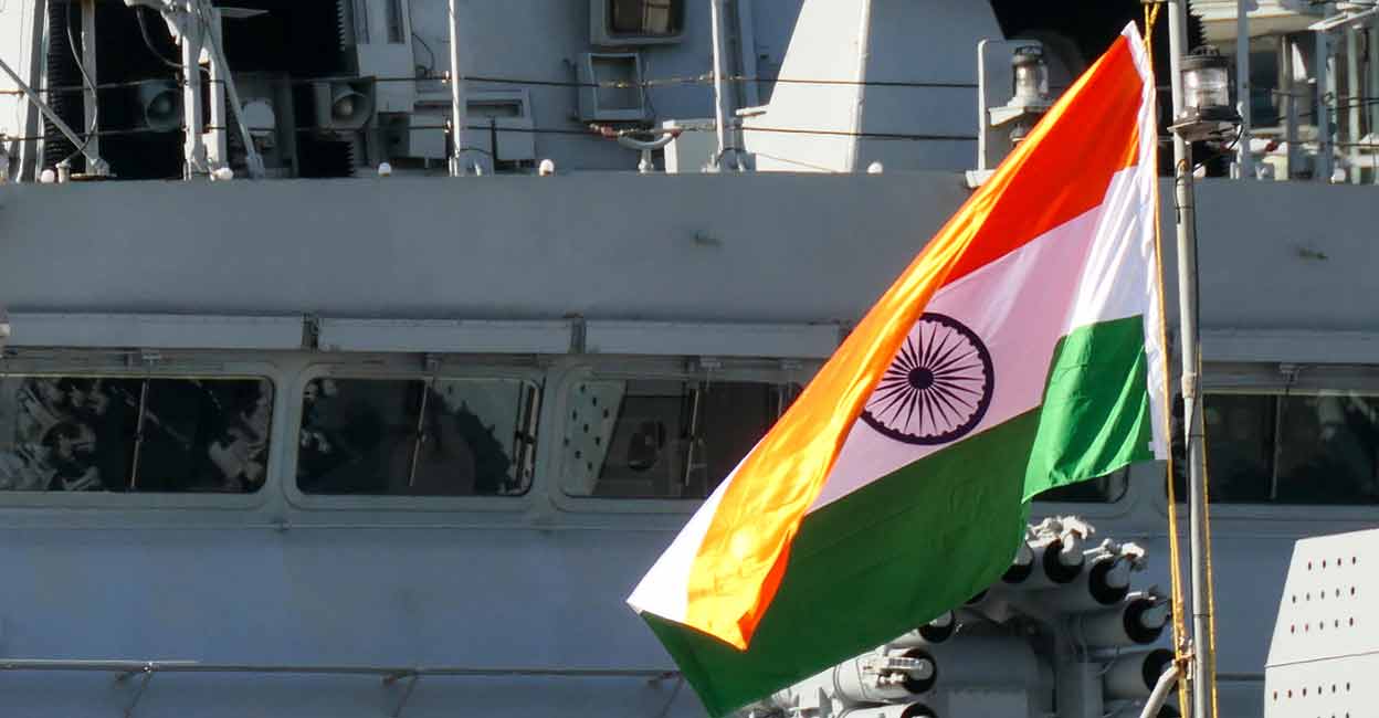 Navy Day Operational Demo in Trivandrum's Shanghumukham beach on ...