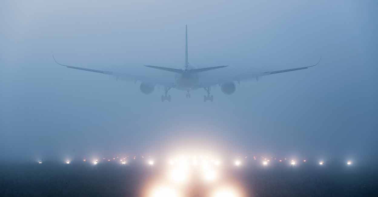 Dense fog in Delhi: Around 128 flights cancelled, 200 delayed | Travel ...