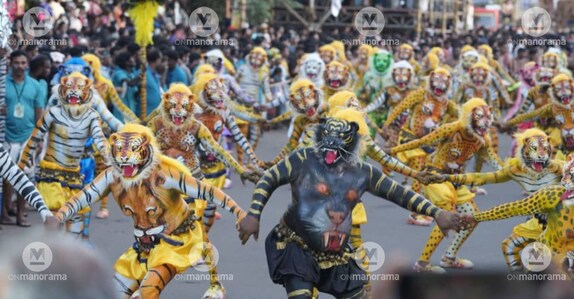 Pulikali spectacle delights thousands in Thrissur | Onmanorama