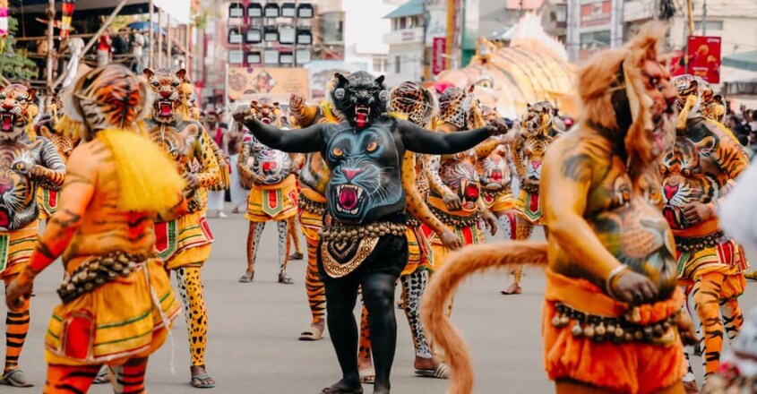 Pulikali spectacle delights thousands in Thrissur | Onmanorama