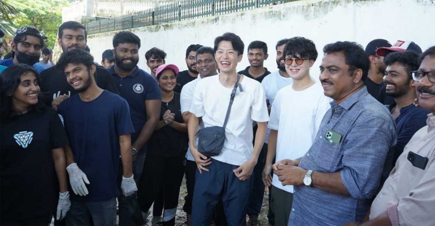 Infloré 23: Rajagiri students organise beach cleaning campaign at Fort ...