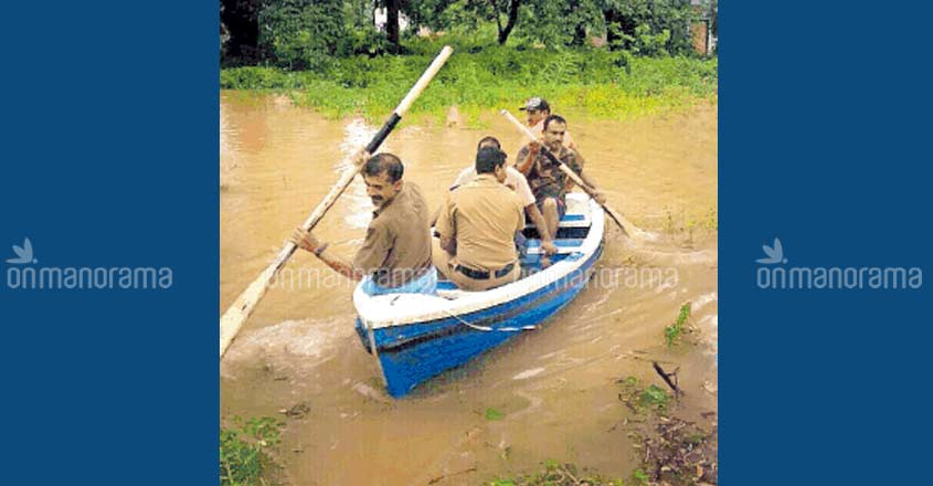 Panamaram police station marooned in flood waters | Wayanad news ...
