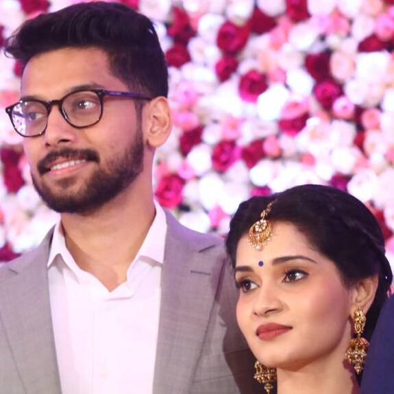 Tamil Actor Vikram Daughter Photos Vijaytv Family. 😃