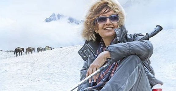 Manju Warrier shares new poster of Kayattam and fans can't keep calm!