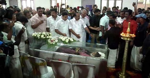 Subi Suresh cremated: Kin, colleagues pay last respects | Entertainment ...