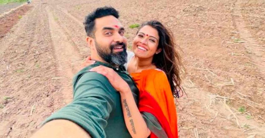 Amritha Suresh-Gopi Sundar selfie leaves social media confused | Are ...