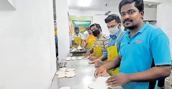 Want a certificate in 'porotta adi'? Head to this Madurai coaching ...