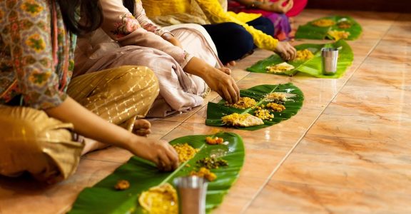 Inwards or outwards? How to fold a banana leaf after Onam sadya – The ...