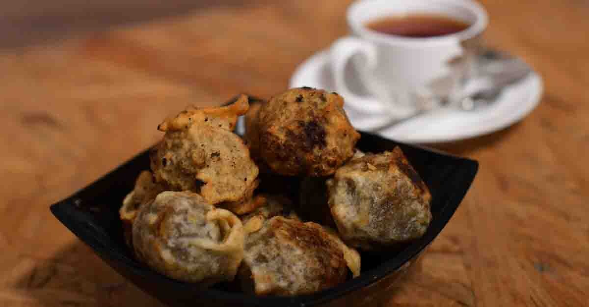 Sukhiyan | Sugiyan | Kerala | Mrs K M Mathew recipe | Sweet | Snacks ...