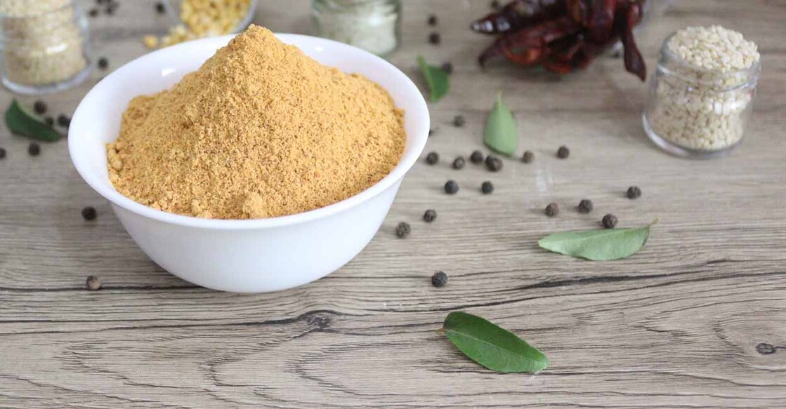 Homemade chutney powder to go with idli