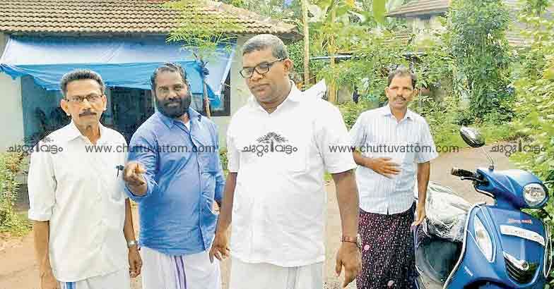 Basheer dons black robe before pleading his case to voters | Vengara ...