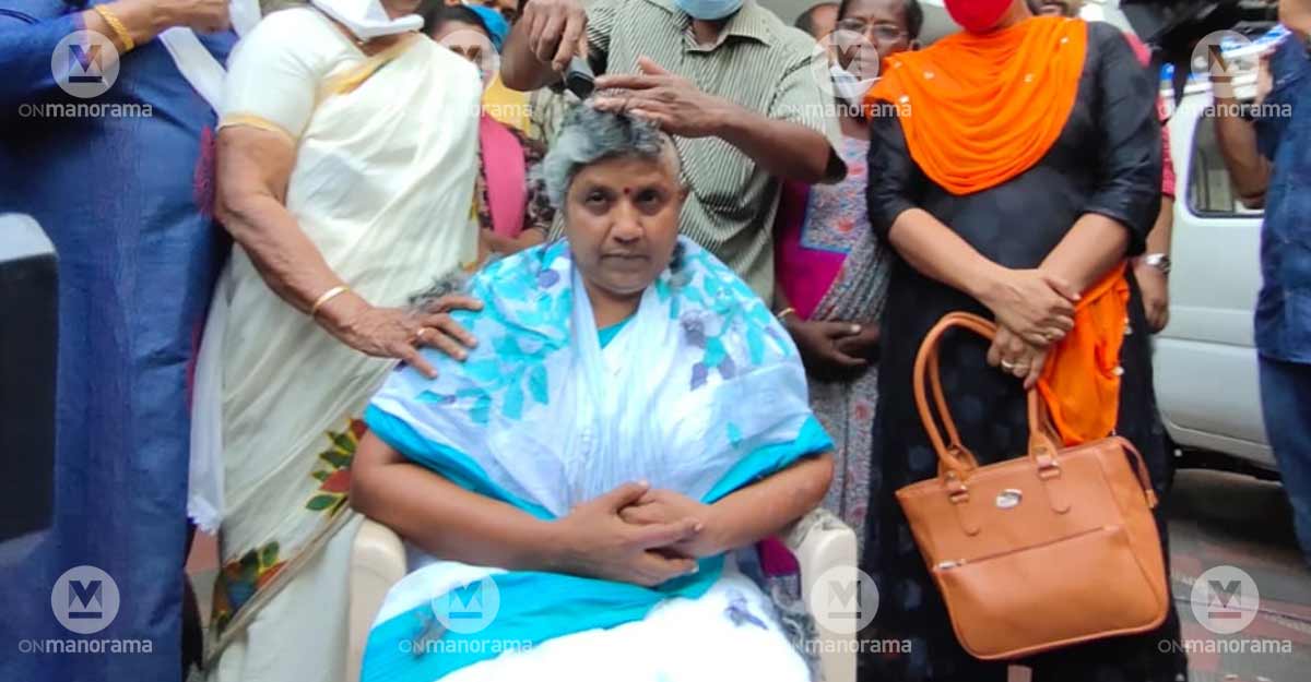 Congress gets a shock in Kerala as Lathika Subhash tonsures head to ...