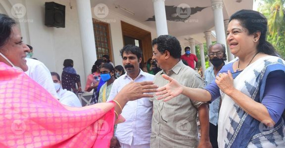 Ground Report: Balachandran, Padmaja vie for Thrissur, Suresh Gopi’s waywardness raises eyebrows ...