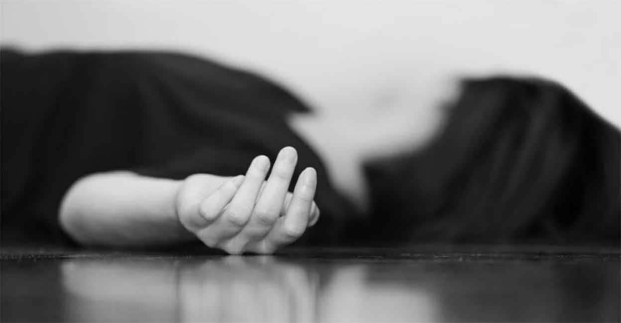 Burdened by Rs 40 lakh debt, family of 3 sets themselves ablaze ...