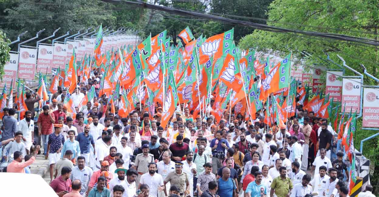 Karuvannur scam: Suresh Gopi leads BJP march in Thrissur