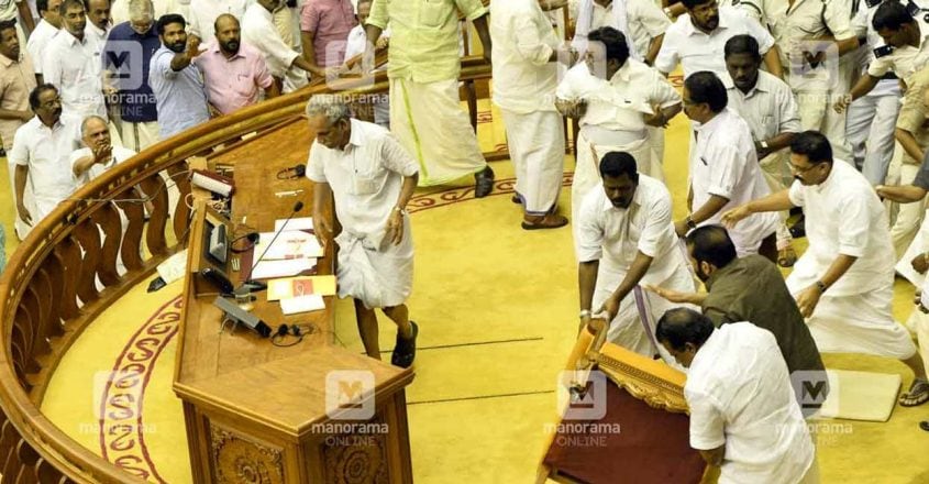Kerala HC quashes case against UDF MLAs in 2015 assembly ruckus