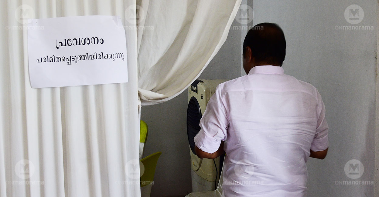 Story in pics: How Puthuppally bypoll campaign progressed | Kerala| Onmanorama