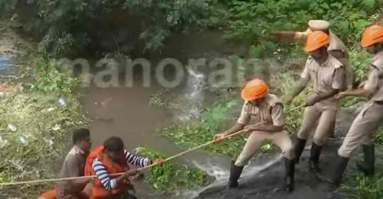 Four, including elderly woman, rescued from Palakkad's Chittoor river ...