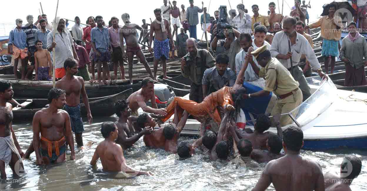 22 years of Kumarakom boat accident - remembering 29 lives & tragedy ...