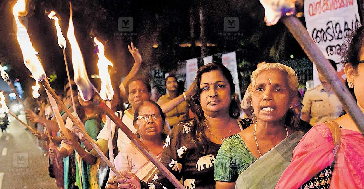 ASHA workers continue protest despite Kerala govt's assurance to ...