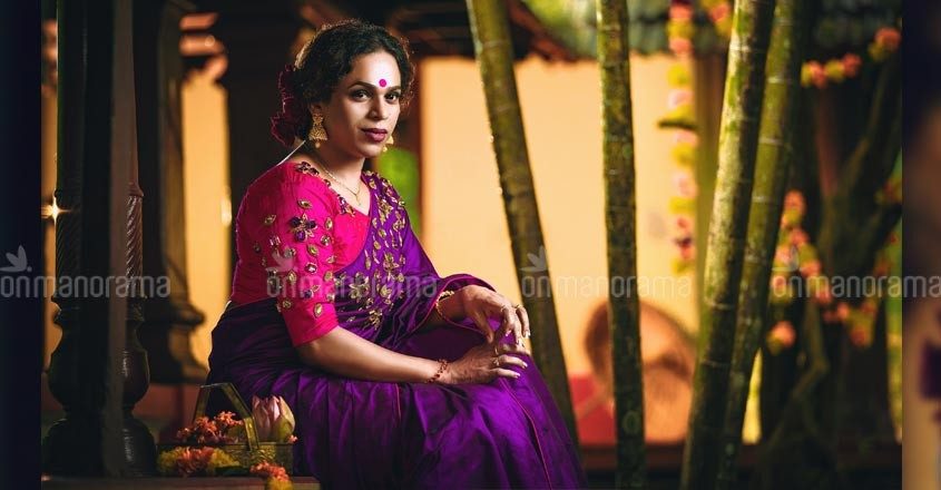 Celebrity make-up artist Renju Renjimar sizzles in photo shoot | Pix