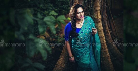 Celebrity make-up artist Renju Renjimar sizzles in photo shoot | Pix