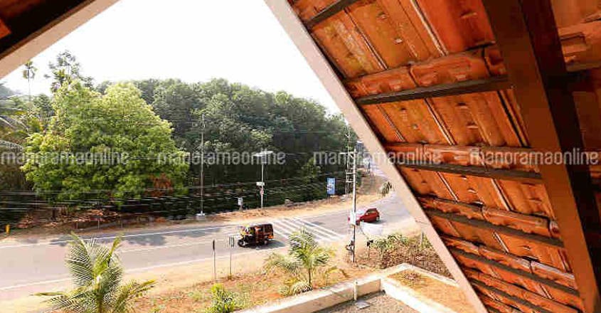 Here's a beautiful house free of gimmicks