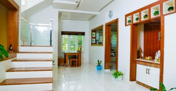 Designer’s white-themed house in Thalassery is classy and space ...