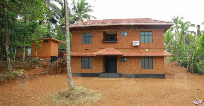 With modern interiors this traditional mud house in Malappuram is a ...