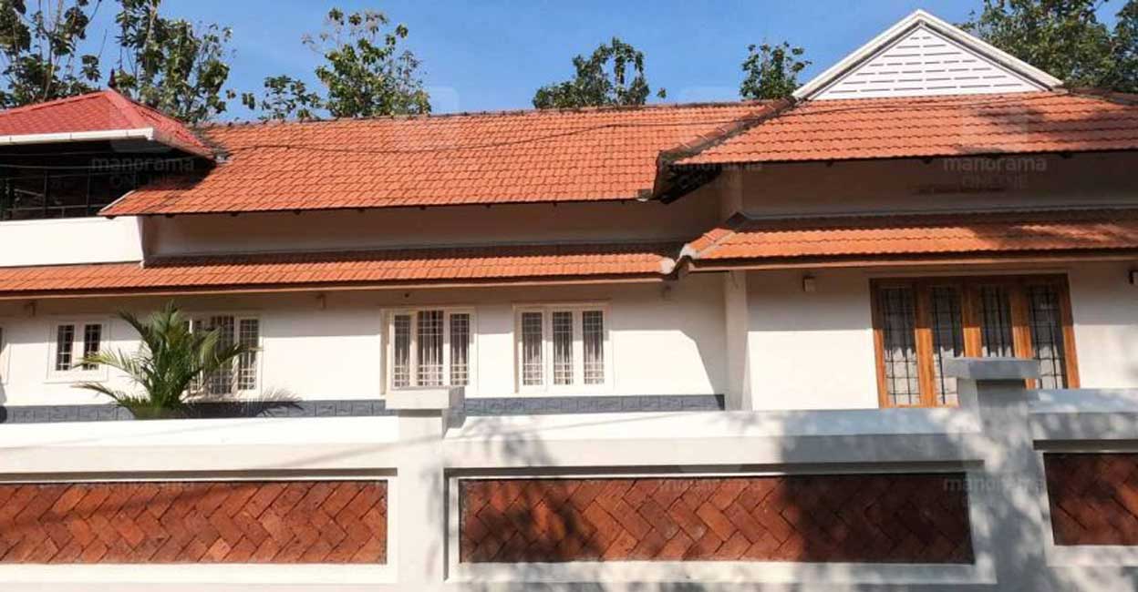 A house in Puthupally gets modern makeover without losing traditional ...