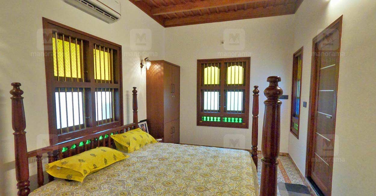 Hareesh Kanaran’s traditional house in Calicut boasts of classy ...