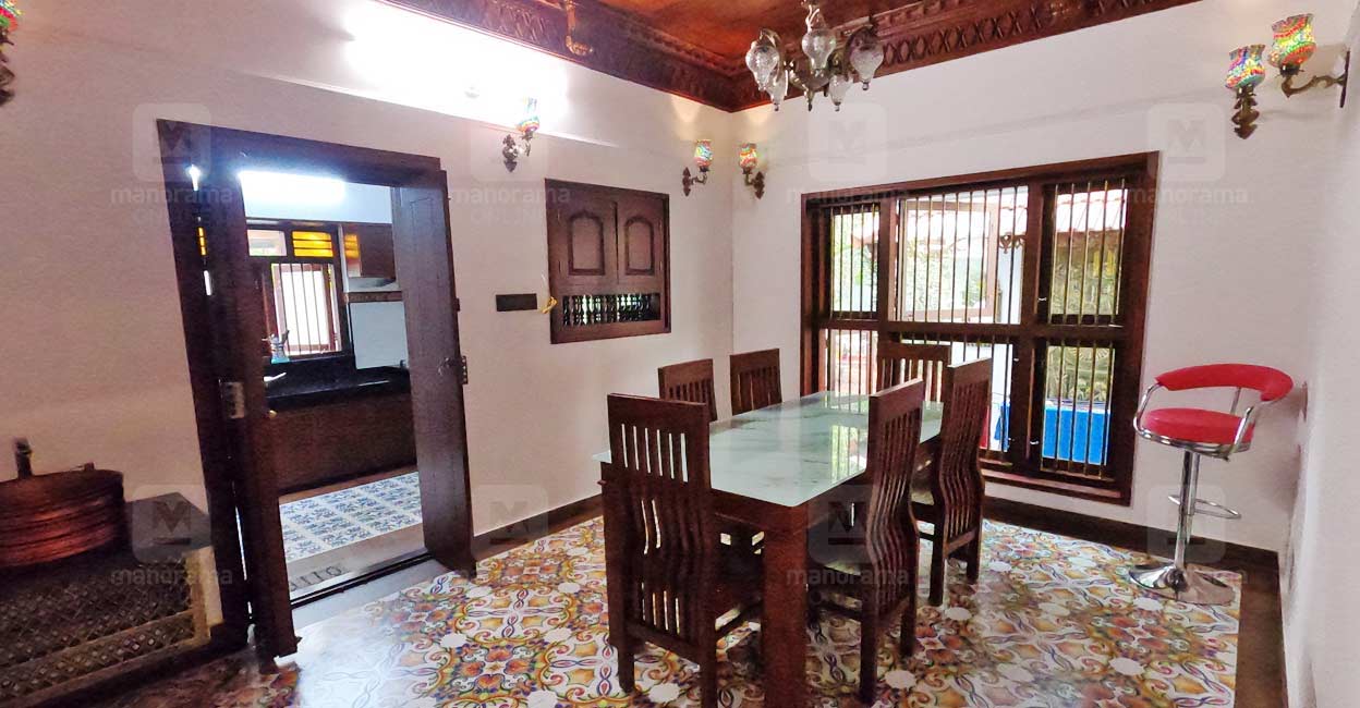 Hareesh Kanaran’s traditional house in Calicut boasts of classy ...